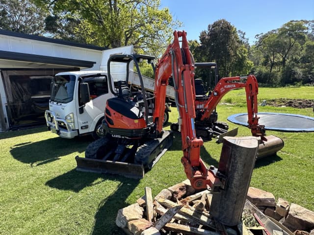 HIRE Kubota excavator digger tipper pickup/drop off scissor lift ...