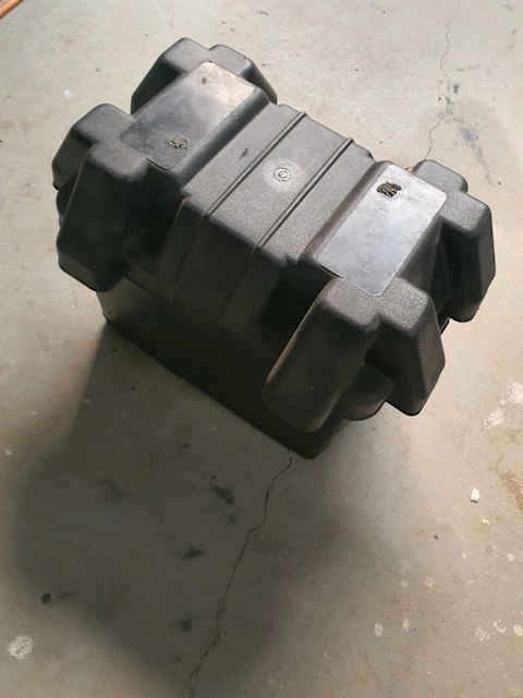 This medium to large (180mm x 320mm) Battery Box's hard casing provide ...