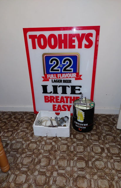 Old bar ware VB Reschs Tooheys taps sign advertising read description ...