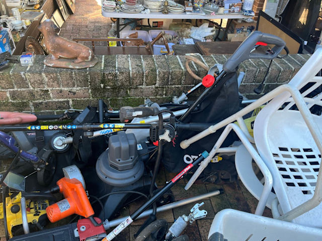 Garage yard sale - Garage Sale in Abbotsbury NSW | Gumtree Australia