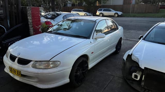 Holden 1999 VT VX Commodore Supercharged 6 wrecking for parts ...