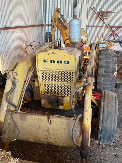 Ford Backhoe 420 | Farming Vehicles | Gumtree Australia Temora Area ...