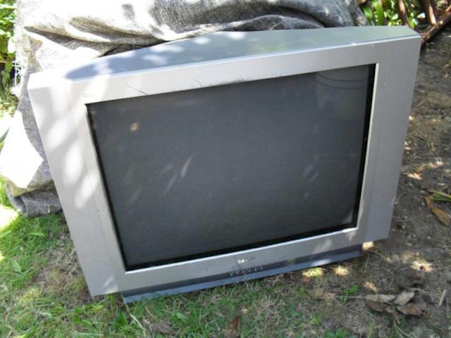 TV - SANYO 68 cm CRT Style - Silver (Large Screen) - TVs in Ringwood ...