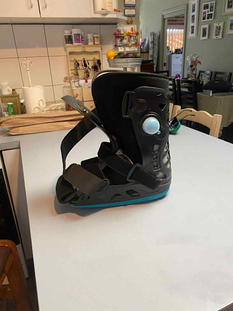 Inflatable Walking Boot, Moon Boot, Orthopaedic Boot - Men's Shoes in ...