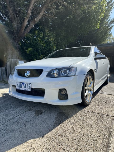 2010 HOLDEN COMMODORE SS-V 6 SP AUTOMATIC UTILITY REDLINE | Cars, Vans ...
