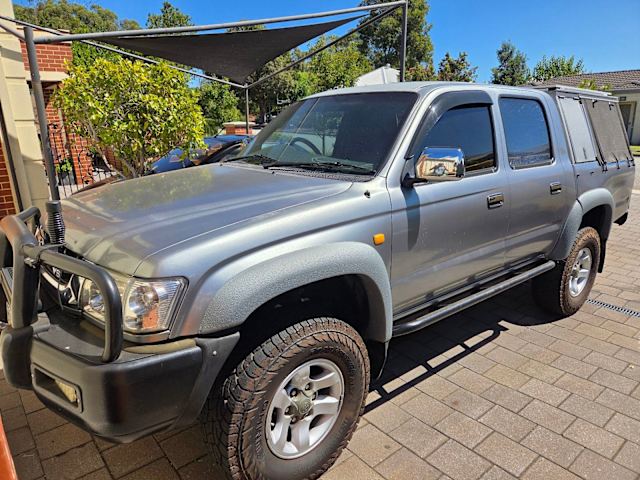 2005 TOYOTA HILUX SR5 (4x4) 5 SP MANUAL DUAL CAB P/UP | Cars, Vans ...