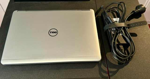 Dell Lattitude E7440, new battery and Dell Charger and Docking Station ...