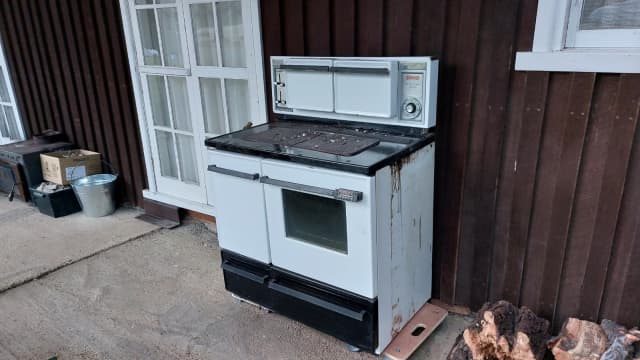 Everhot wood stove, wet back and hotwater tank | Cooktops & Rangehoods ...