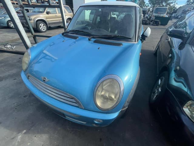 Stk.2505 Wrecking 2004 Mini Cooper in Blue | Wrecking | Gumtree ...