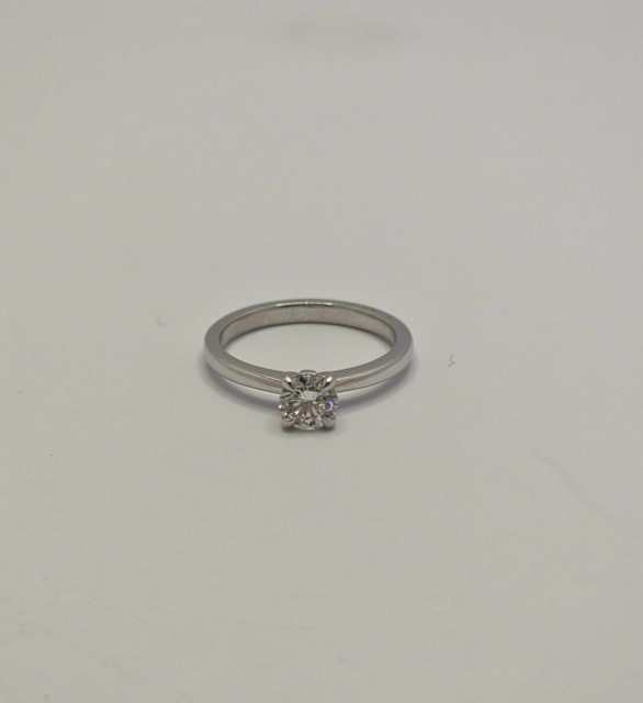 White Gold 18k Diamond Ring comes with Valuation - Women's Jewellery in ...