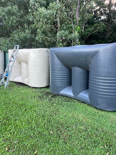 5000L slime line water tank very good condition no leak or damage ...