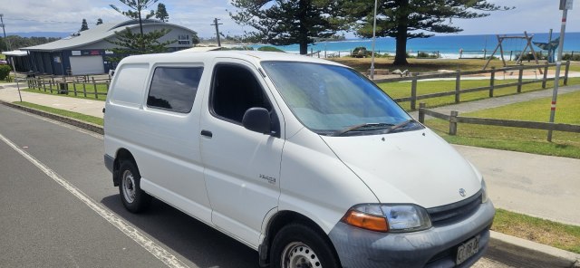 2001 TOYOTA HIACE SBV 5 SP MANUAL 4D BLIND VAN | Cars, Vans & Utes ...