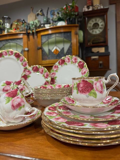 Royal Albert Old Country Roses Dinner set - Collectables in Launceston ...