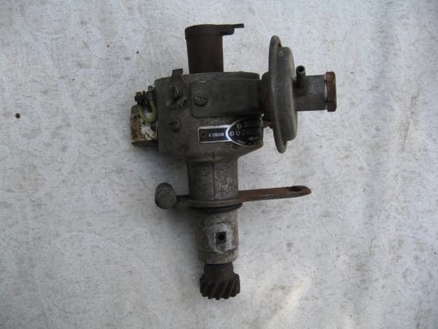Chrysler Valiant, slant 6, dizzy | Other Parts & Accessories | Gumtree ...