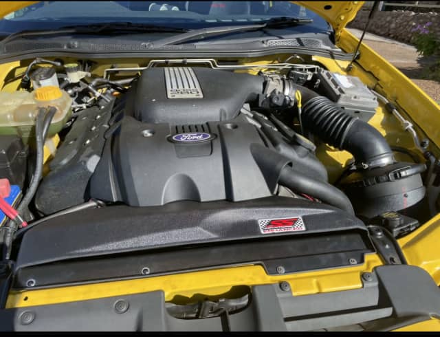 K&N Performance Air Filter replaces factory BA XR8/ FPV GT V8 boss ...