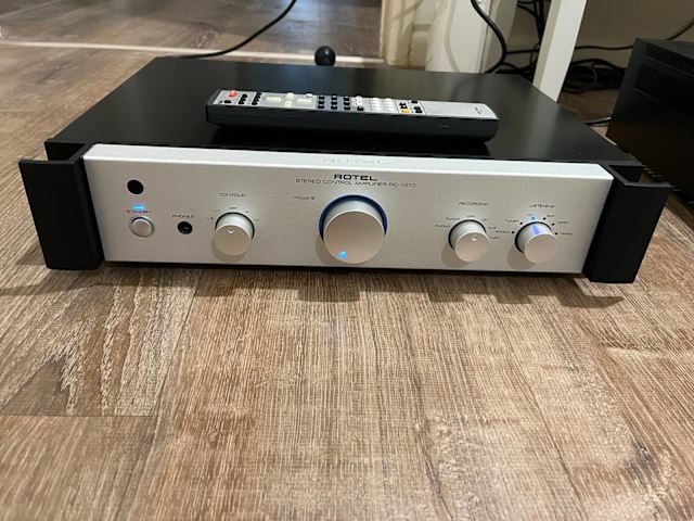 Rotel RC-1070 Stereo Control Amplifier Silver *Excellent Condition ...