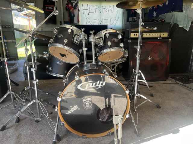 PDP FS Series kit w/ Rech Recruit cymbals - Percussion & Drums in ...