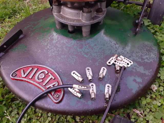 VICTA ROTOMO FAN MOWER & VINTAGE VICTA 18 MOWER VILLIERS TERMINAL ...