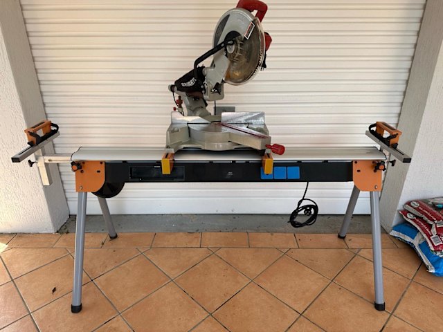Drop saw and bench - Power Tools in Bundall QLD | Gumtree Australia