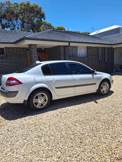 2007 RENAULT MEGANE EXPRESSION 6 SP MANUAL 4D SEDAN | Cars, Vans & Utes ...