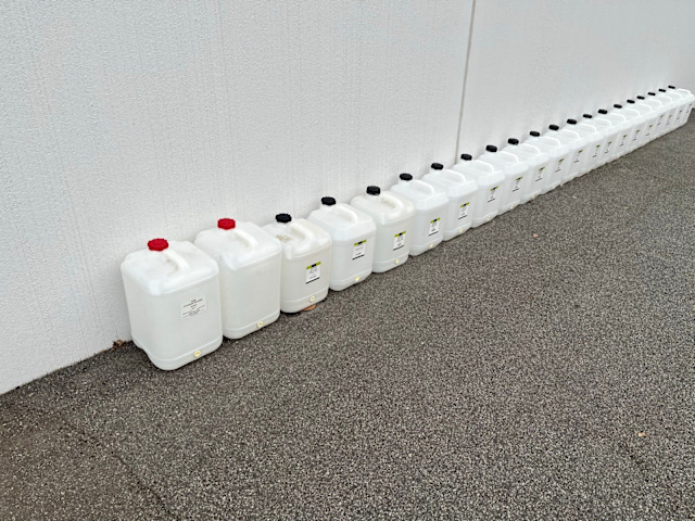 Hard plastic food 20ltr and 25ltr containers | Caravan & Campervan ...