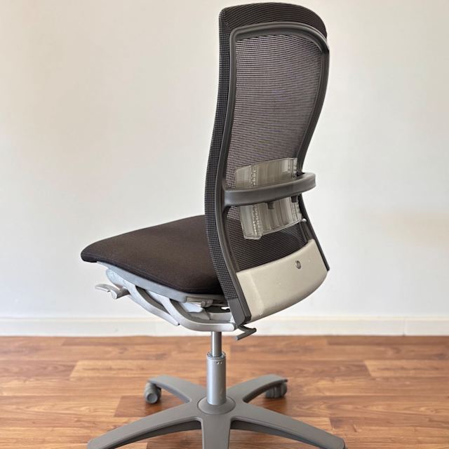 LIFE Ergonomic Task Chair by Knoll/Formway Inc. - Office Chairs in ...