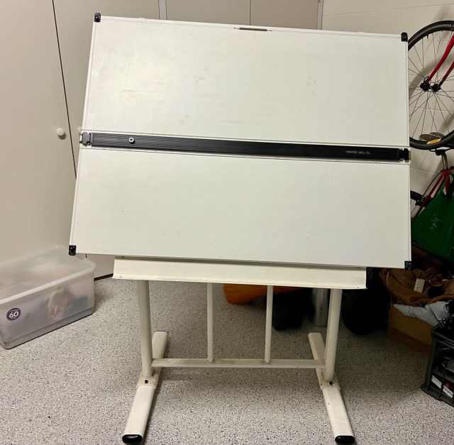 Drafting board 1200x900 with parallel motion ruler - hardly used ...