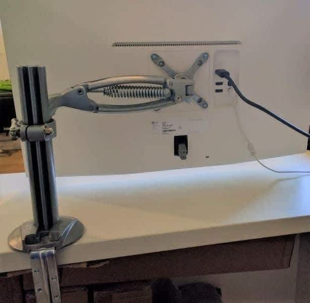 Spring-loaded monitor arm with C-Clamp - Monitors in Northfield SA ...