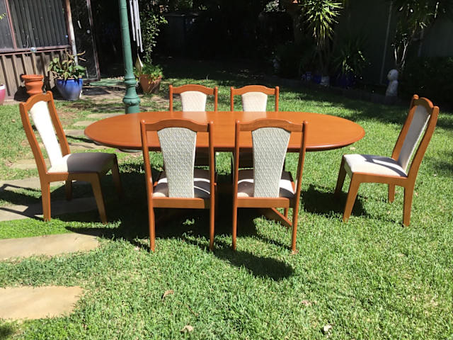Almost as new dining table and chairs - Dining Tables in Wyoming NSW ...