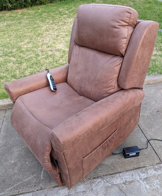 Aspire four motor electric lift recliner chair - excellent condition - Armchairs in Blair Athol ...