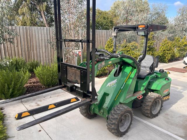 Used 2003 AVANT 520+ Mini Loader | Construction Vehicles | Gumtree ...