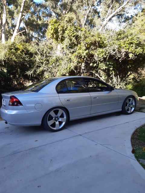2004 HOLDEN COMMODORE SV8 6 SP MANUAL 4D SEDAN | Cars, Vans & Utes ...