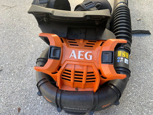 AEG Backpack Blower 58v Battery 260Klms Wind Only used Twice - Power ...