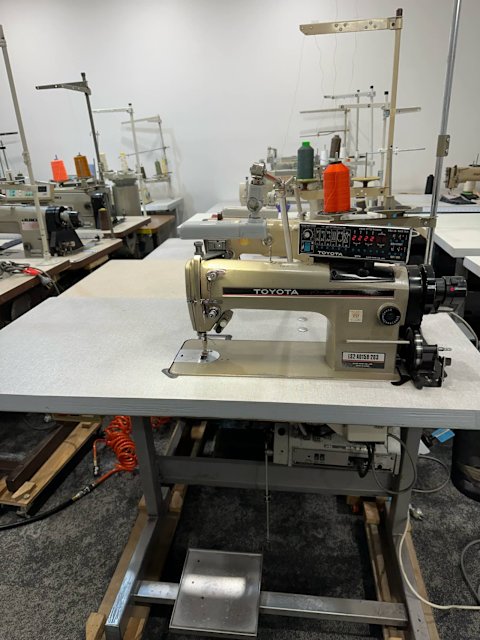 Toyota LS2 Automatic sewing machine for heavy materials - Sewing ...