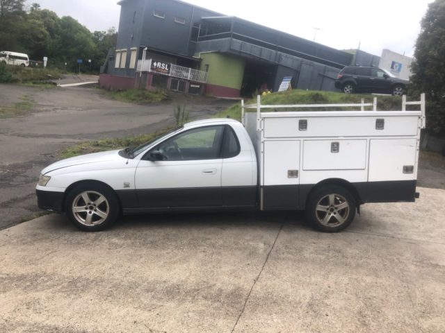 2005 HOLDEN COMMODORE ONE TONNER 4 SP AUTOMATIC C/CHAS | Cars, Vans ...