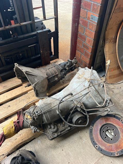 10 bolt diff ,m21 gear box , VP auto gear box | Engine, Engine Parts ...