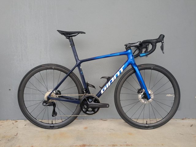 Giant TCR Adv SL Jayco Team Frame Custom Build - Men's Bicycles in ...