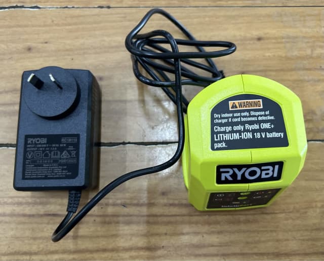 Ryobi 18v battery charger RC18115-GB1021500 | Power Tools | Gumtree ...