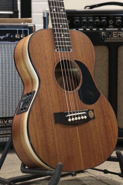 Mini Maton EMBW-6 Acoustic/Electric Guitar in Case - Used - Guitars ...