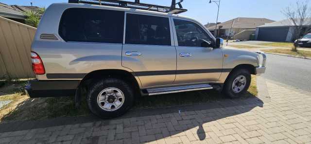 2004 4.7 V8 TOYOTA LANDCRUISER GXL (4x4) 5 SP AUTOMATIC 4D WAGON | Cars ...