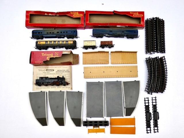 Vintage Tri-Ang train collection - Collectables in Miranda NSW ...