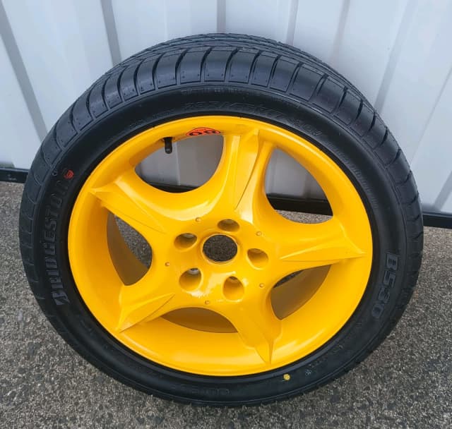 GENUINE HSV 17” VY VZ CLUBSPORT GTS R8 MALOO YELLOW SPARE WHEEL ...