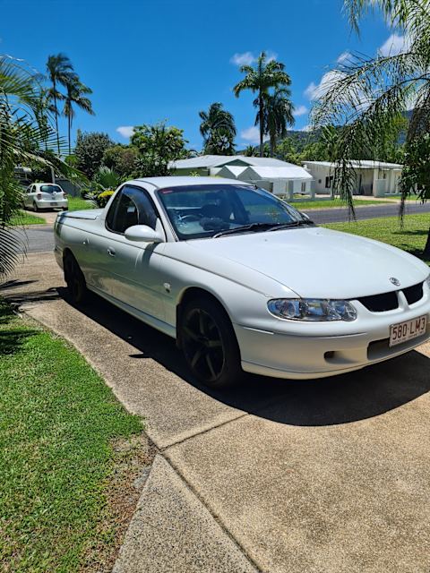 2001 HOLDEN COMMODORE 5 SP MANUAL UTILITY, 2 seats VU | Cars, Vans ...