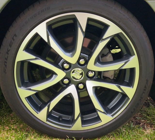 HOLDEN GENUINE SSV WHEELS AND TYRES 19 x 8.5 | Wheels, Tyres & Rims ...