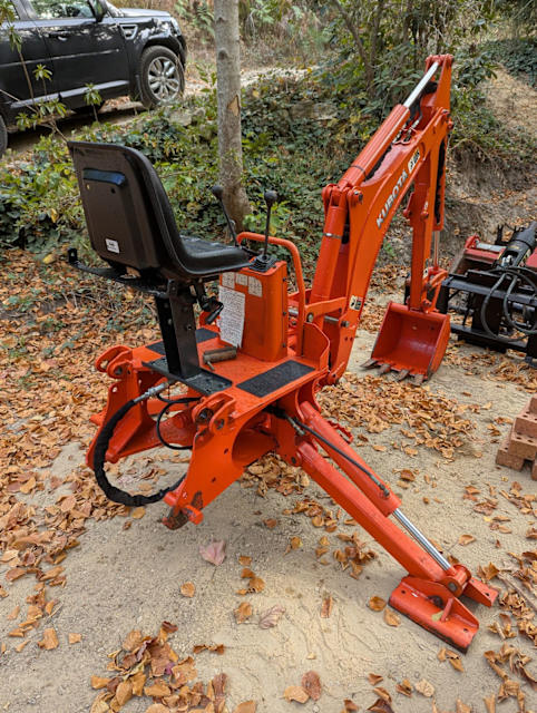 Kubota BH77 tractor backhoe including 3 buckets & sub-frame | Farming ...