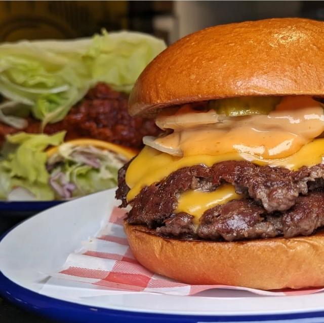 [HIRING] ALL ROUNDER IN ALEXANDRIA BURGER STORE | Waiting Staff ...