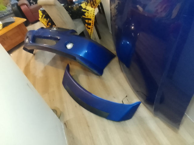 VZ BONNET ,WING, FRONT BAR , BACK TAI LIGHTS, AIR FILTER + HEAPS OTHER ...