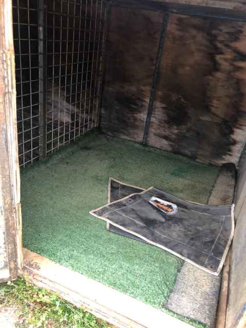 Dog box suit flat tray | Pet Products | Gumtree Australia Meander ...