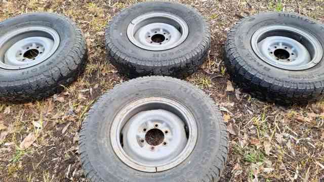 4 Split Rims Hilux/Ranger stud pattern. Suitable for trailer tyres ...