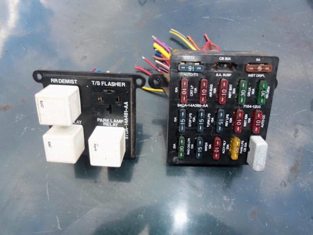 FORD FUSE AND RELAY BOX FOR EF EL FALCON FAIRMONT NF NL FAIRLANE | Auto ...